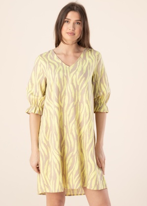 b.young kleit Falakka | Weekend.ee