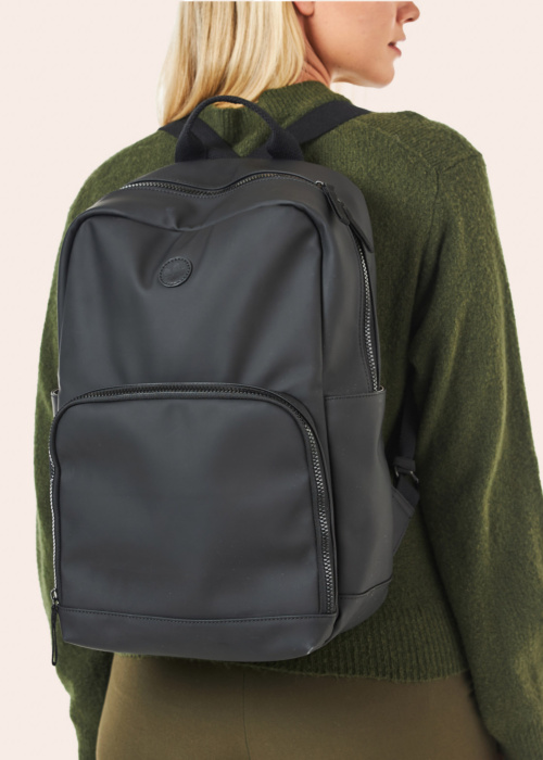 Rieker seljakott, Must | WEEKEND