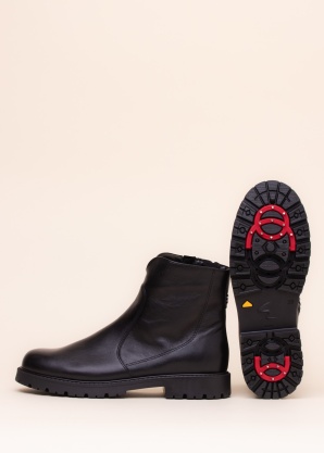 Aaltonen jäänaeltega saapad, Must | WEEKEND