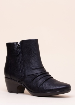 Clarks poolsaapad Emily Willow, Must | WEEKEND