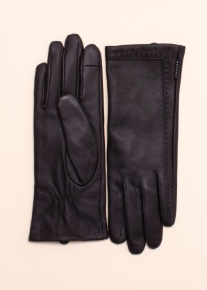 Hofler nahast kindad, Must | WEEKEND